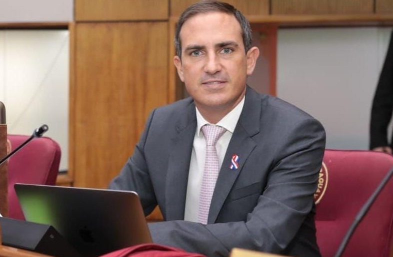 Rasmussen afirman que sus colegas «terminan rifando el dinero público ...