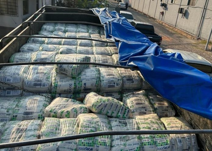 Incautan 18 toneladas de azúcar que habrían ingresado de contrabando ...