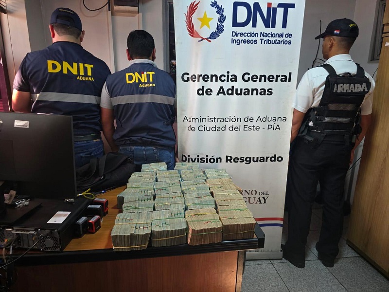 DNIT incauta 300 mil dólares no declarados en el puente de la Amistad ...